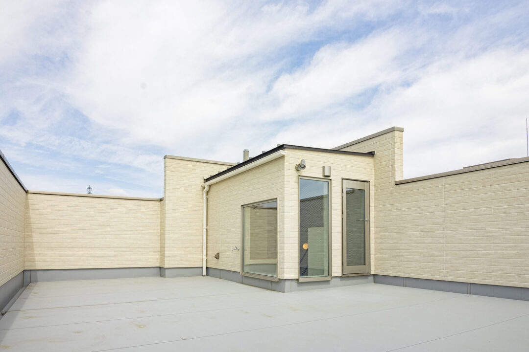 【平塚市】ZERO-CUBE+SKY BALCONY 自由度100％！開放的なスカイバルコニー | 湘栄建設（SHOEI KENSETSU）